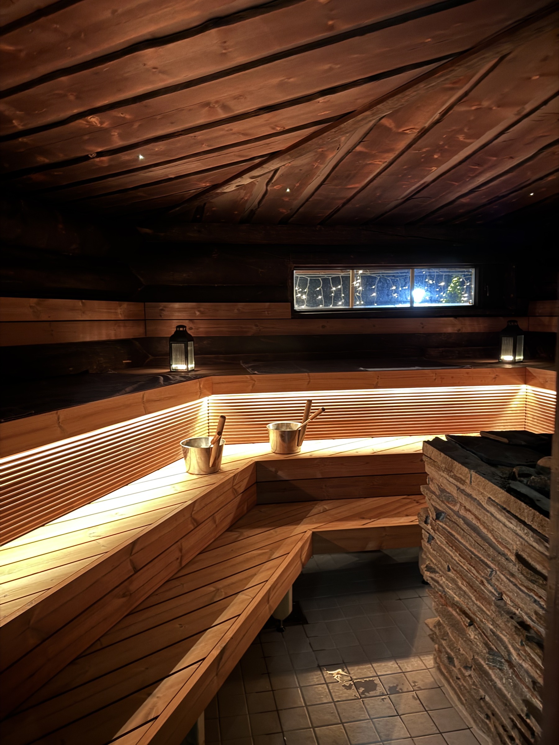 Traditional Finnish Sauna Experience - Star Sauna open session | Rukan ...